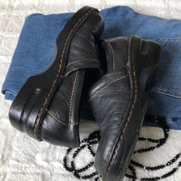 boc | Shoes | 7 Boc Black Clogs 2 Inch Heel Brown Stitching | Poshmark